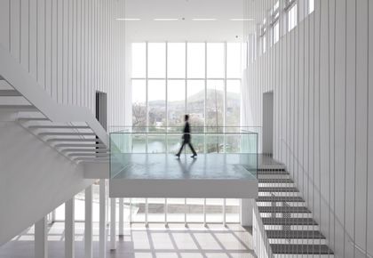White Block Gallery - Architectures - Jidipi