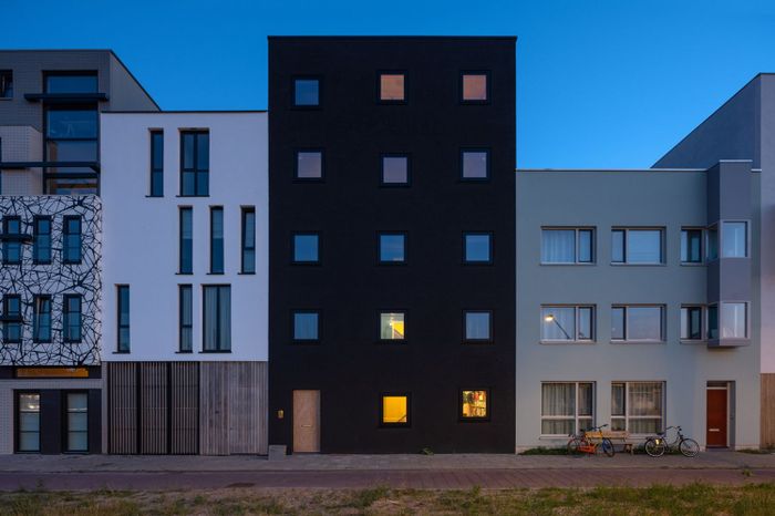 Three Generation House - Architectures - Jidipi